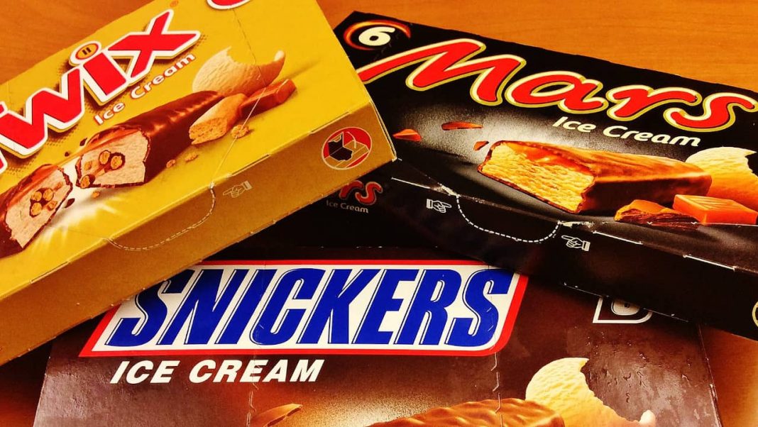 Existem versões gelado dos chocolates Twix, Mars, Bounty e Snickers