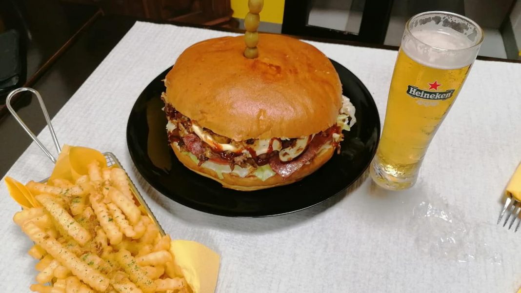 Burger Wheels aposta num hambúrguer gigante de 1.5kg