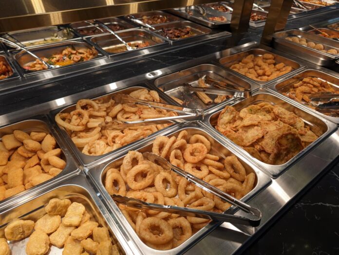 Wok King. No novo buffet de Setúbal podem comer tudo o que quiserem por menos de 12€