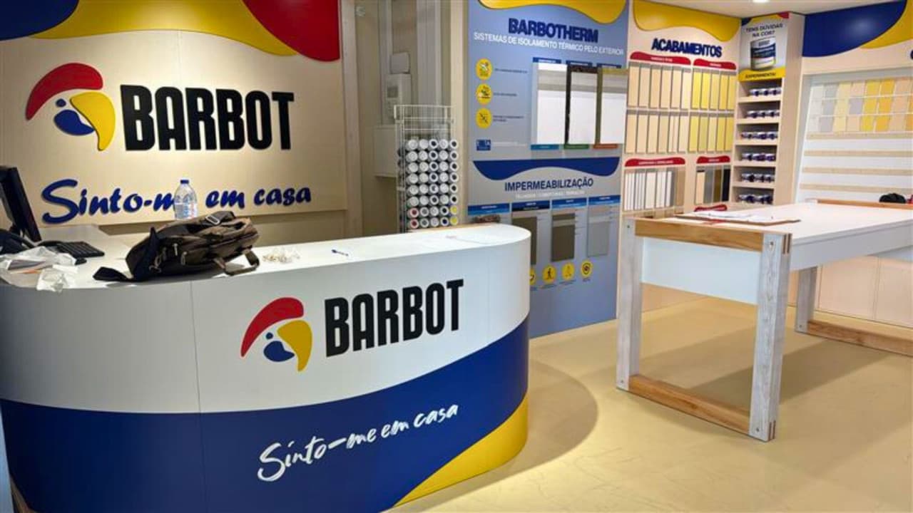 Barbot abre nova loja em Loulé com uma "Cabine de Cor"