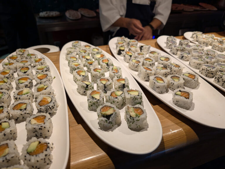 MöTAO Lisboa já abriu portas. Há muito sushi, comida asiática e carne ...